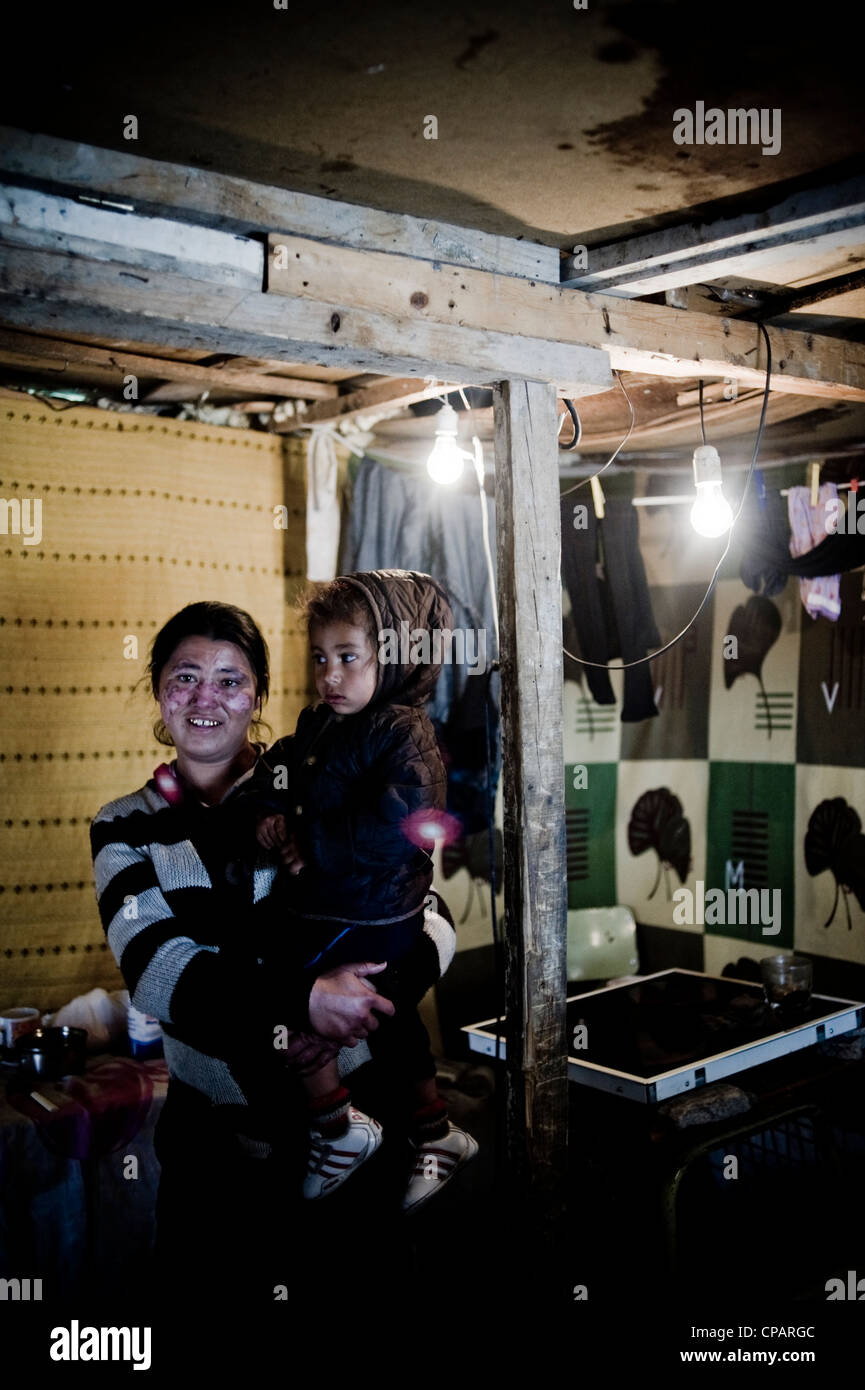 Rumanian gypsy shanty town of El Gallinero near Madrid, Spain. romanian ...