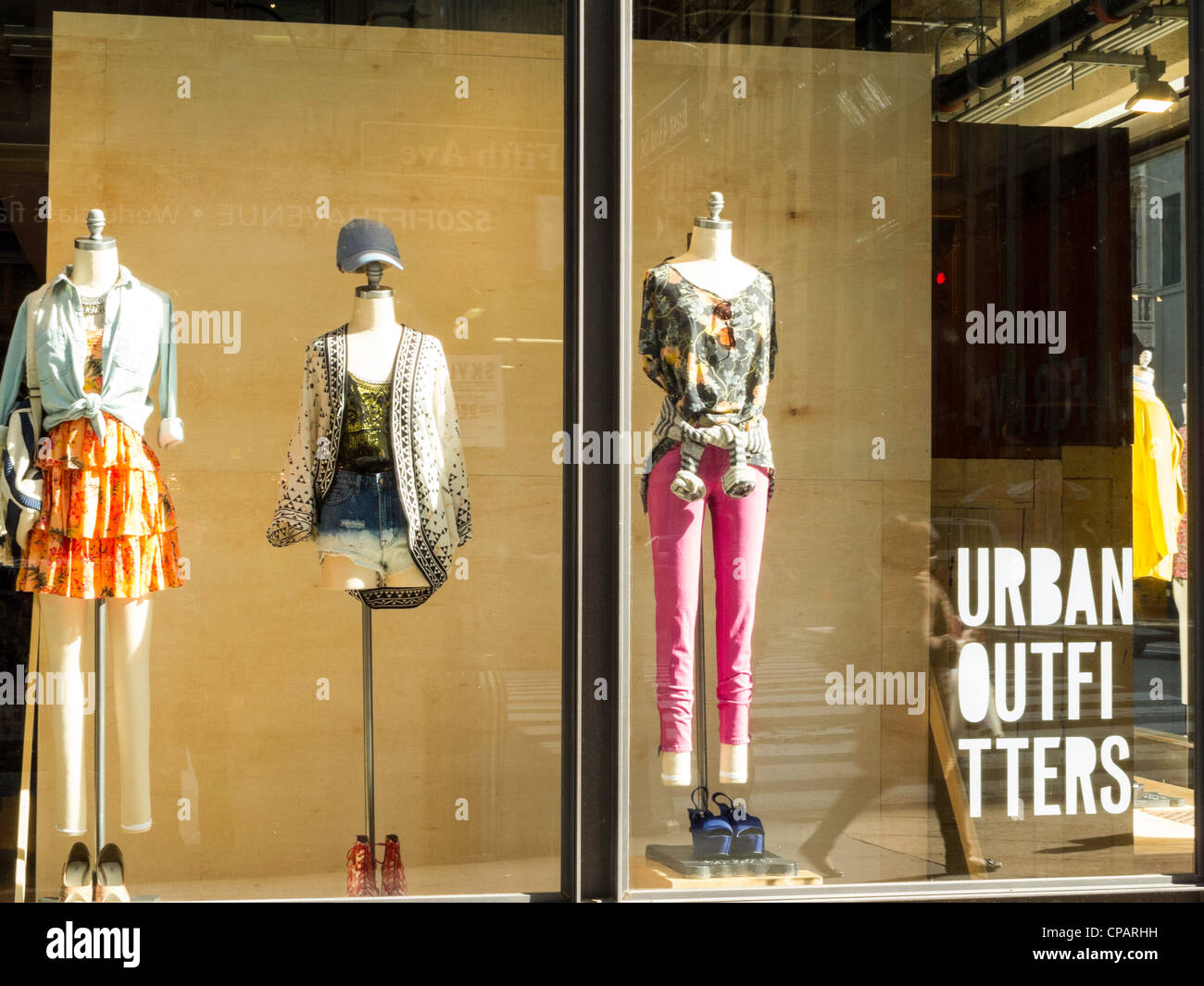 Urban outfitters storefront hi-res stock photography and images - Alamy