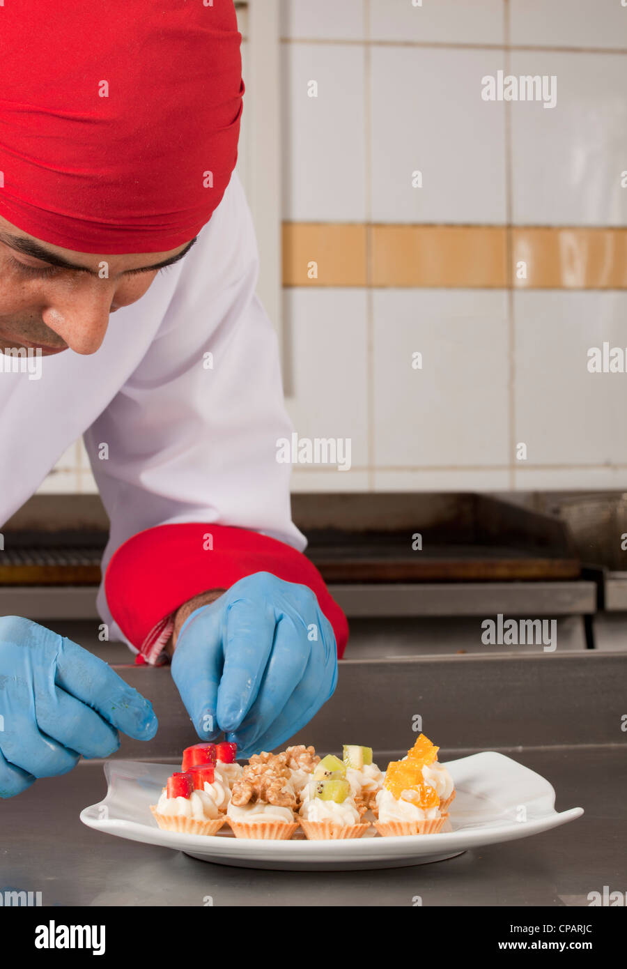 Restaurant chef preparing canapes hi-res stock photography and images ...
