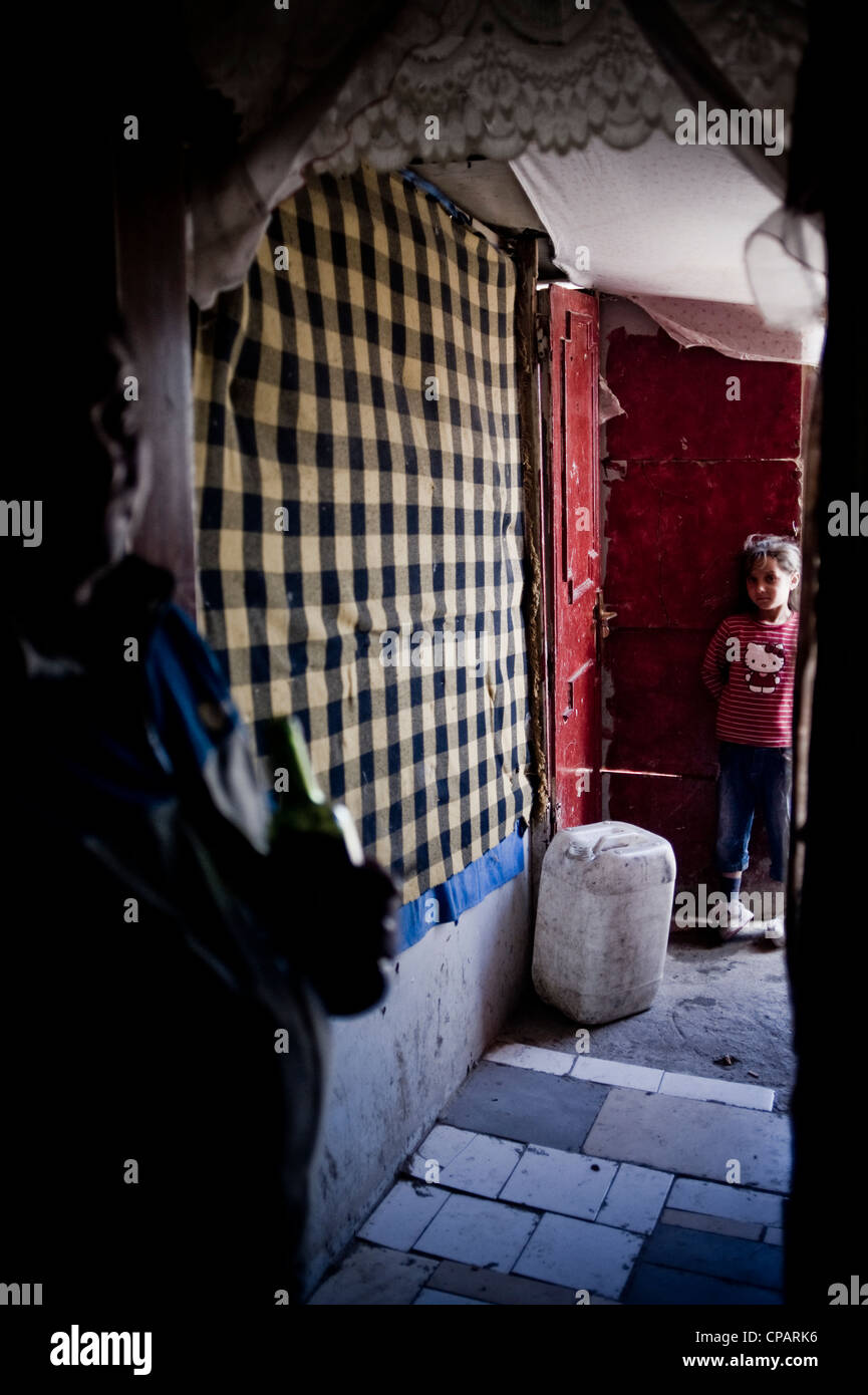Rumanian gypsy shanty town of El Gallinero near Madrid, Spain. romanian ...