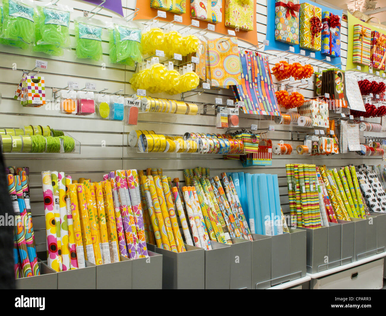 Retail container hi-res stock photography and images - Alamy