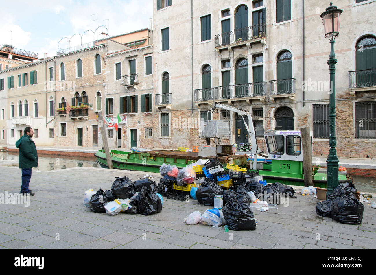 Waste disposal italy hi-res stock photography and images - Alamy