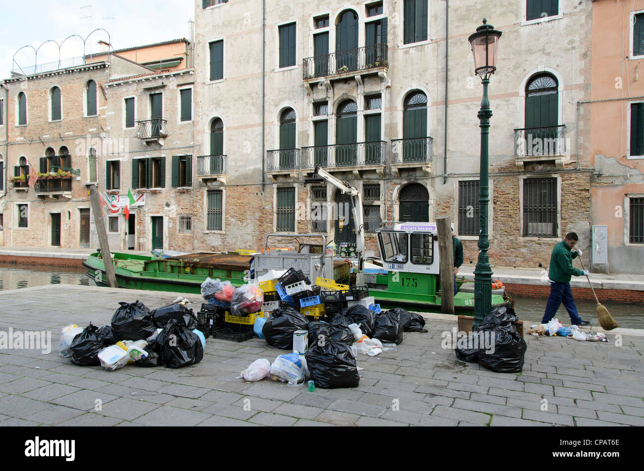 Waste disposal italy hi-res stock photography and images - Alamy