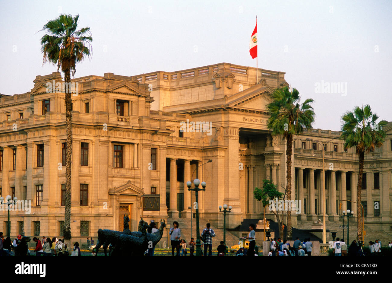 Palacio de justicia hi-res stock photography and images - Alamy