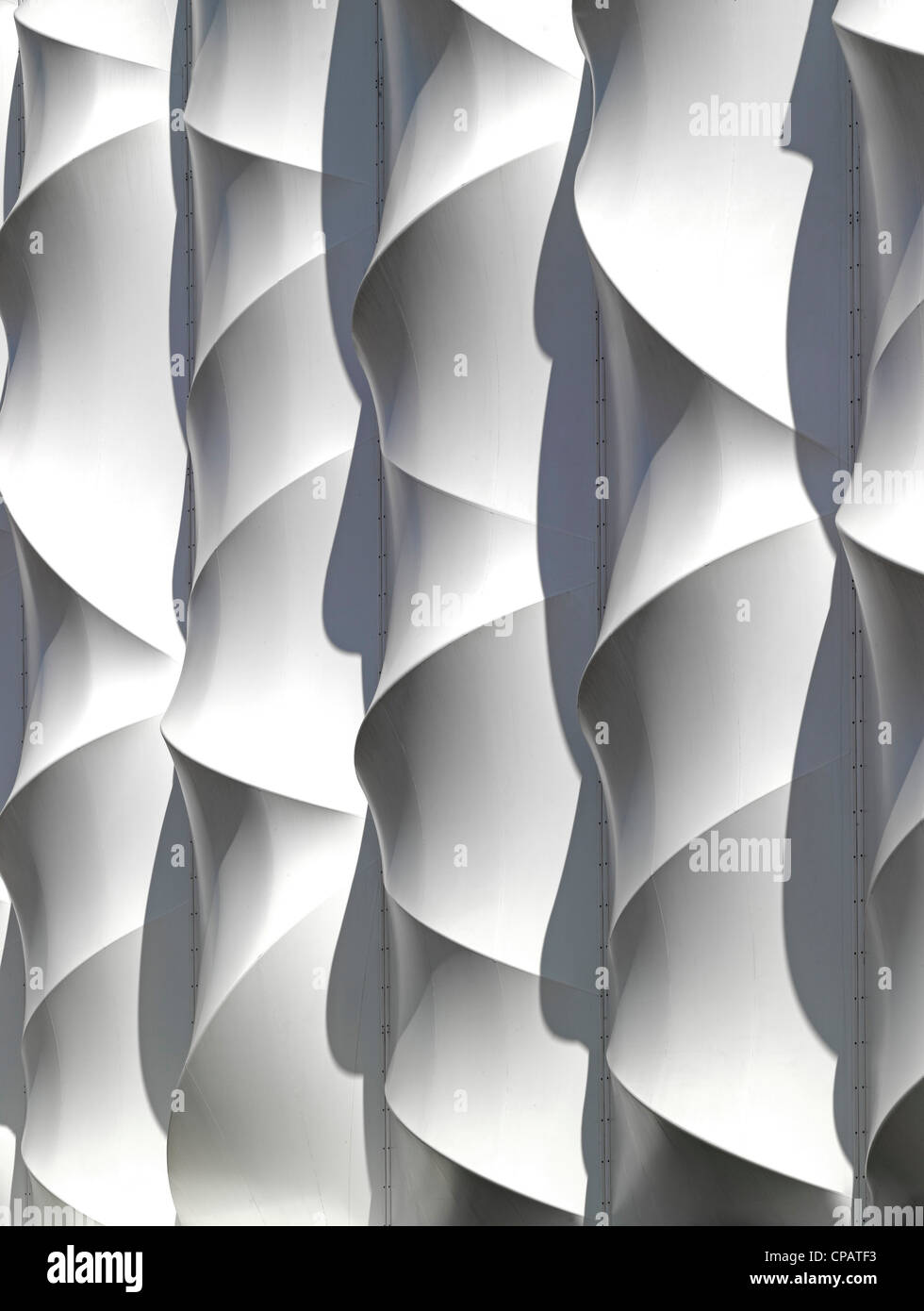 Basketball arena london exterior hi-res stock photography and images ...