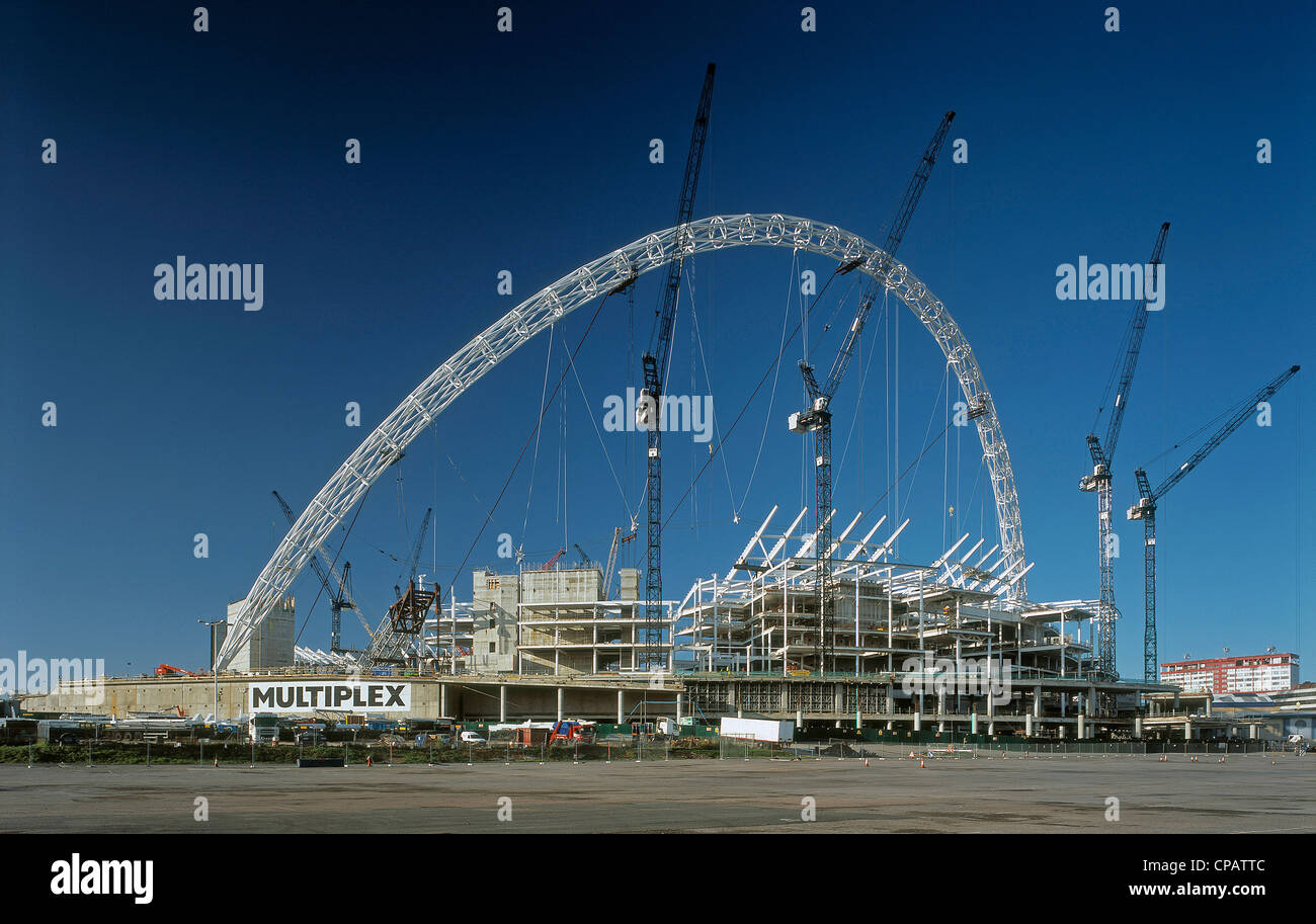 wembley stadium view from east showing steel arch Stock Photo - Alamy
