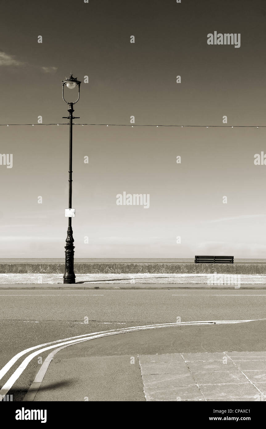 Lamp post road hi-res stock photography and images - Alamy