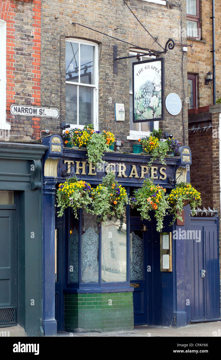 The Grapes Public House on Narrow Street, Limehouse, London Stock Photo ...