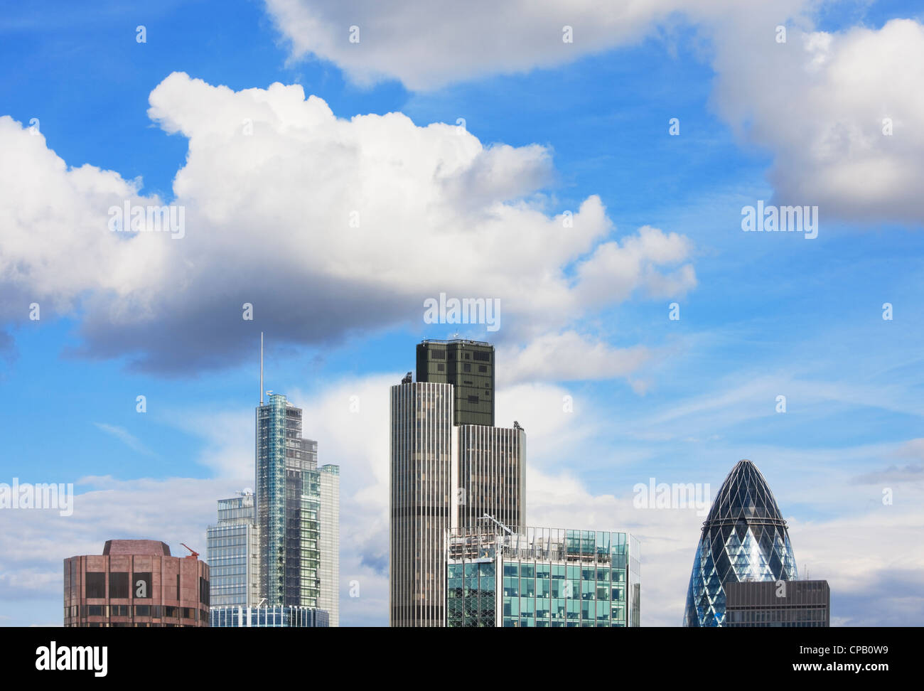 London city skyline hi-res stock photography and images - Alamy