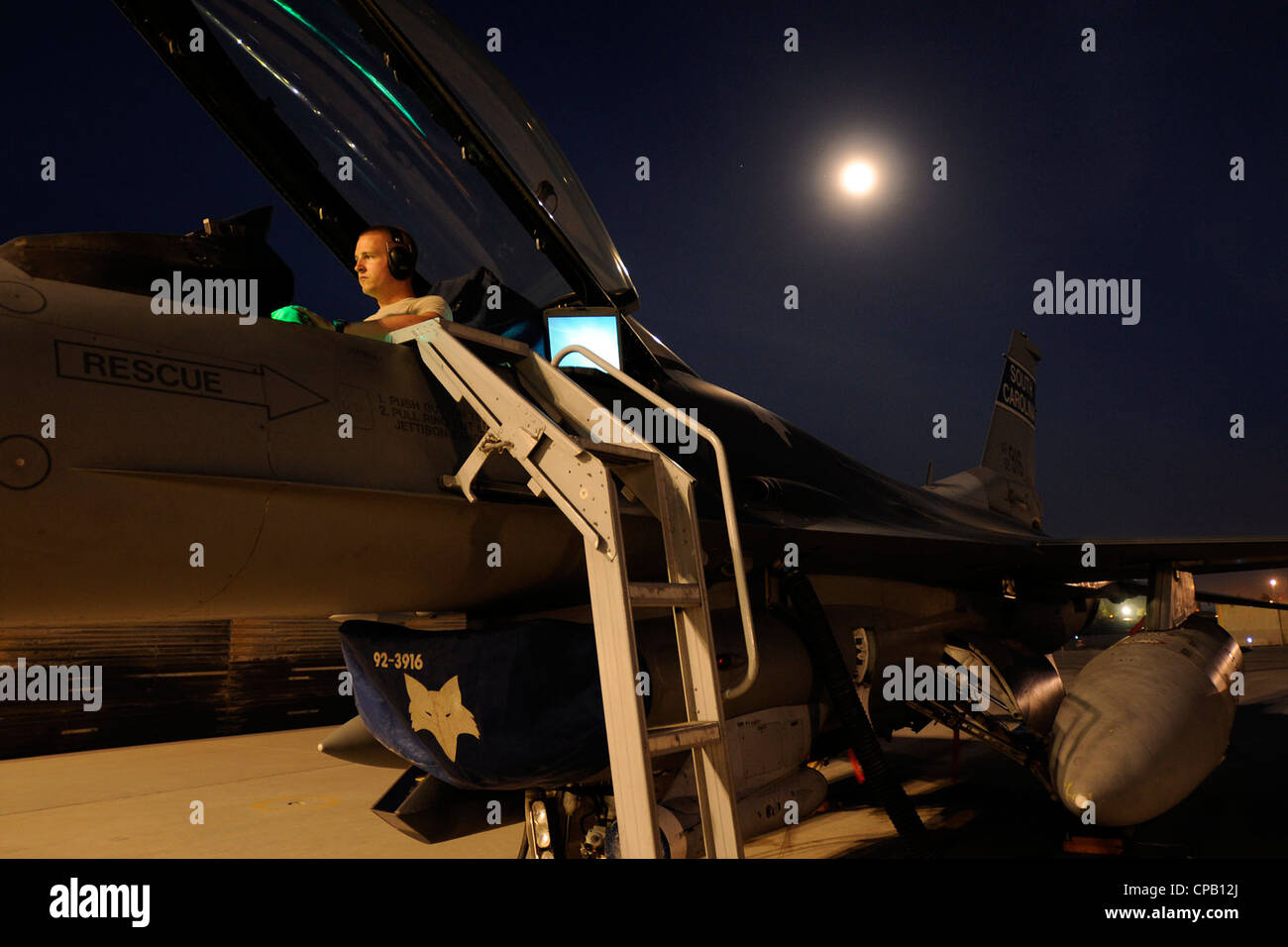 Avionics pod hi-res stock photography and images - Alamy
