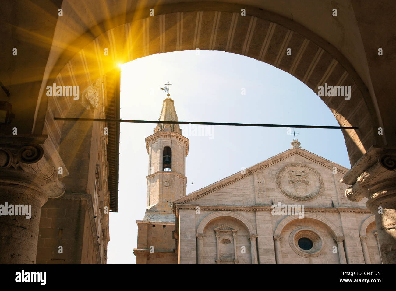Sun through cross hi-res stock photography and images - Alamy