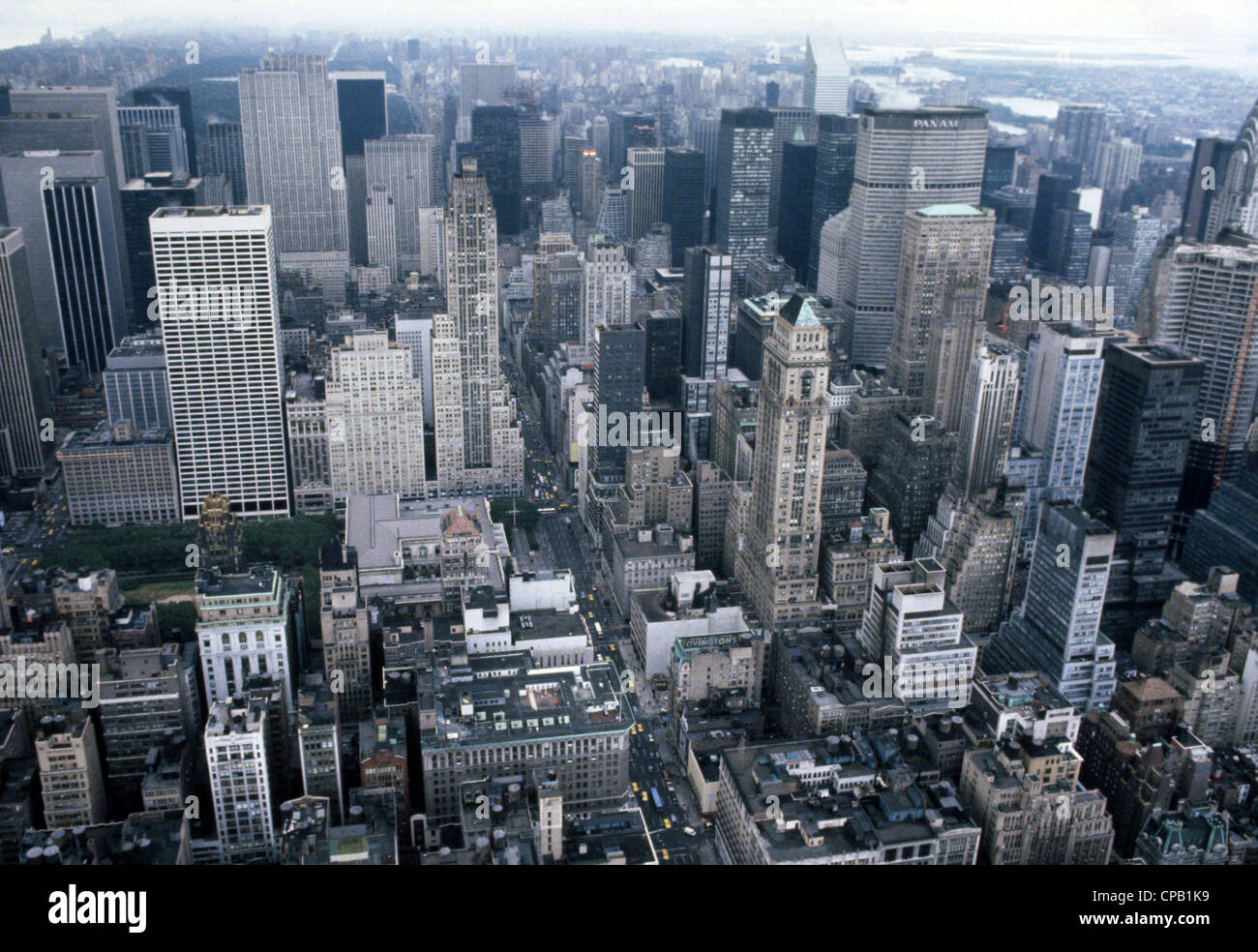 New york skyline 1980s hi-res stock photography and images - Alamy