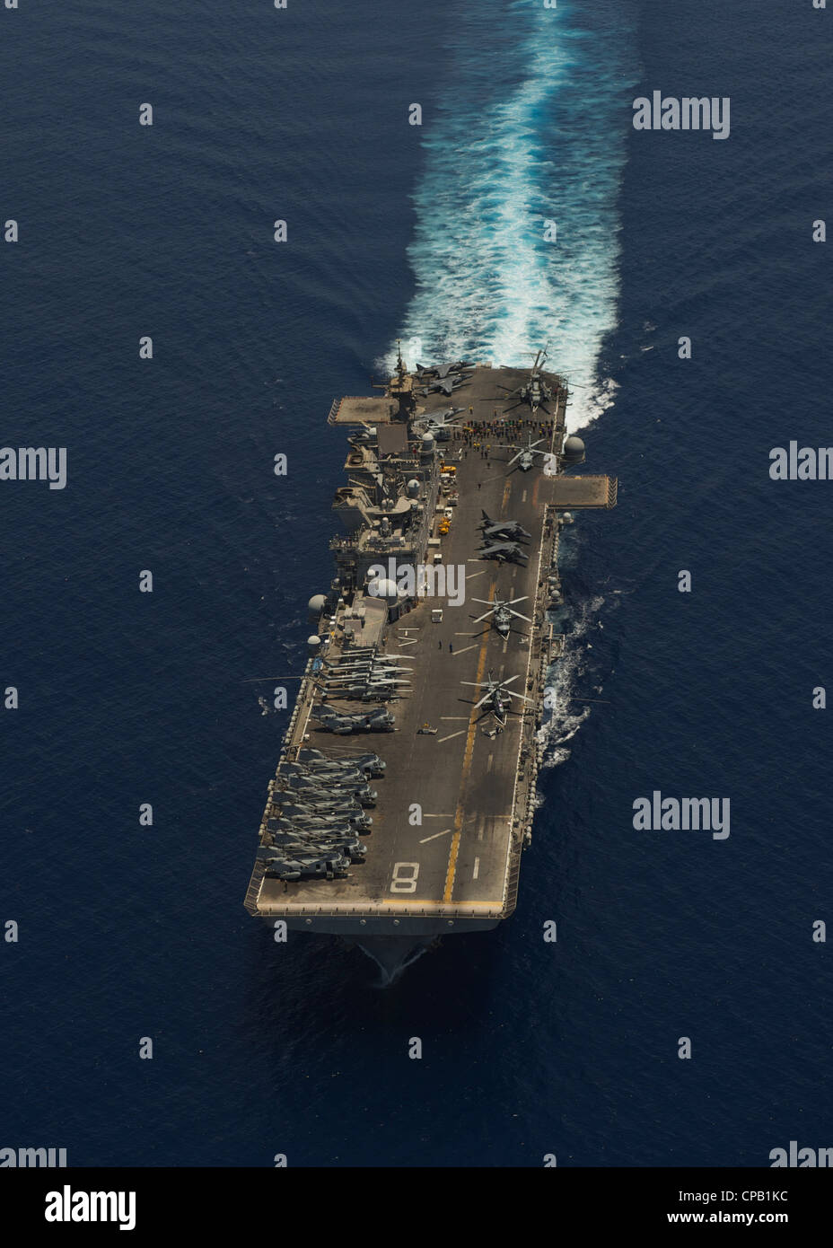 Uss makin island hi-res stock photography and images - Alamy