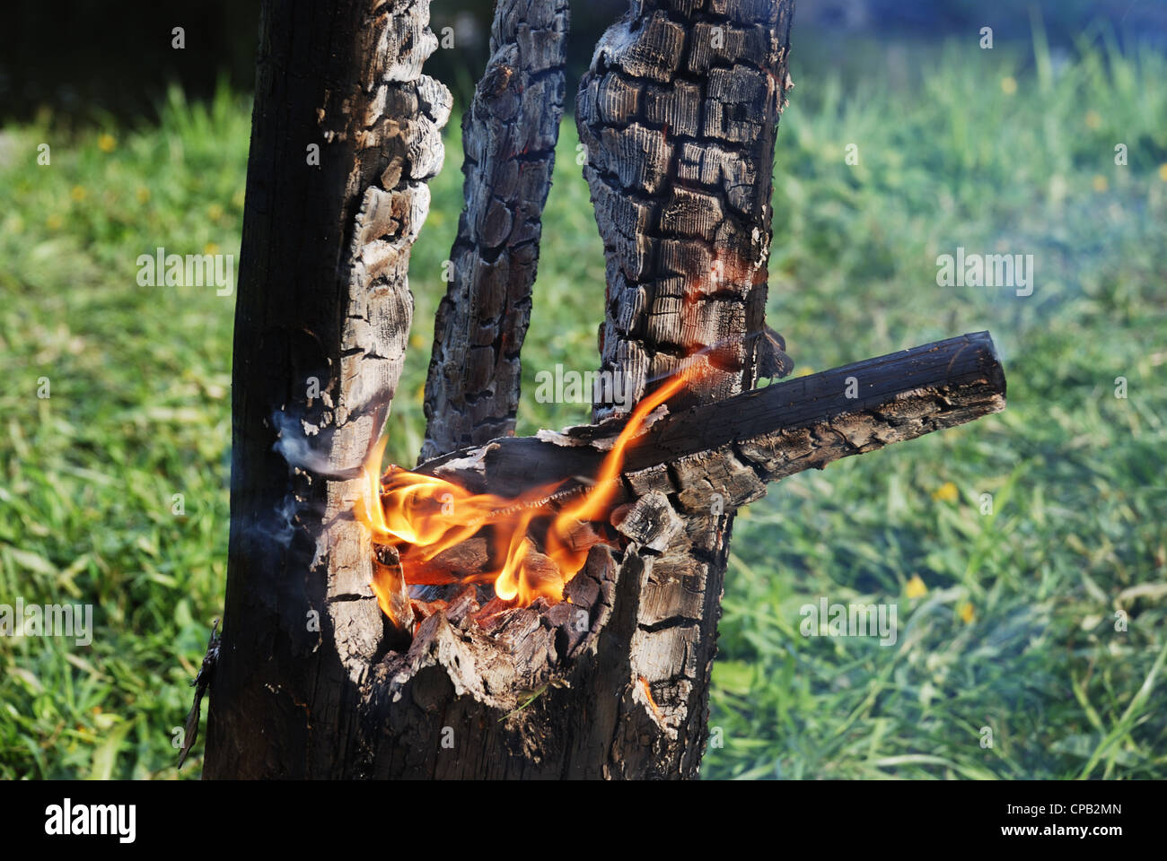Smouldering Wood Stock Photos & Smouldering Wood Stock Images - Alamy