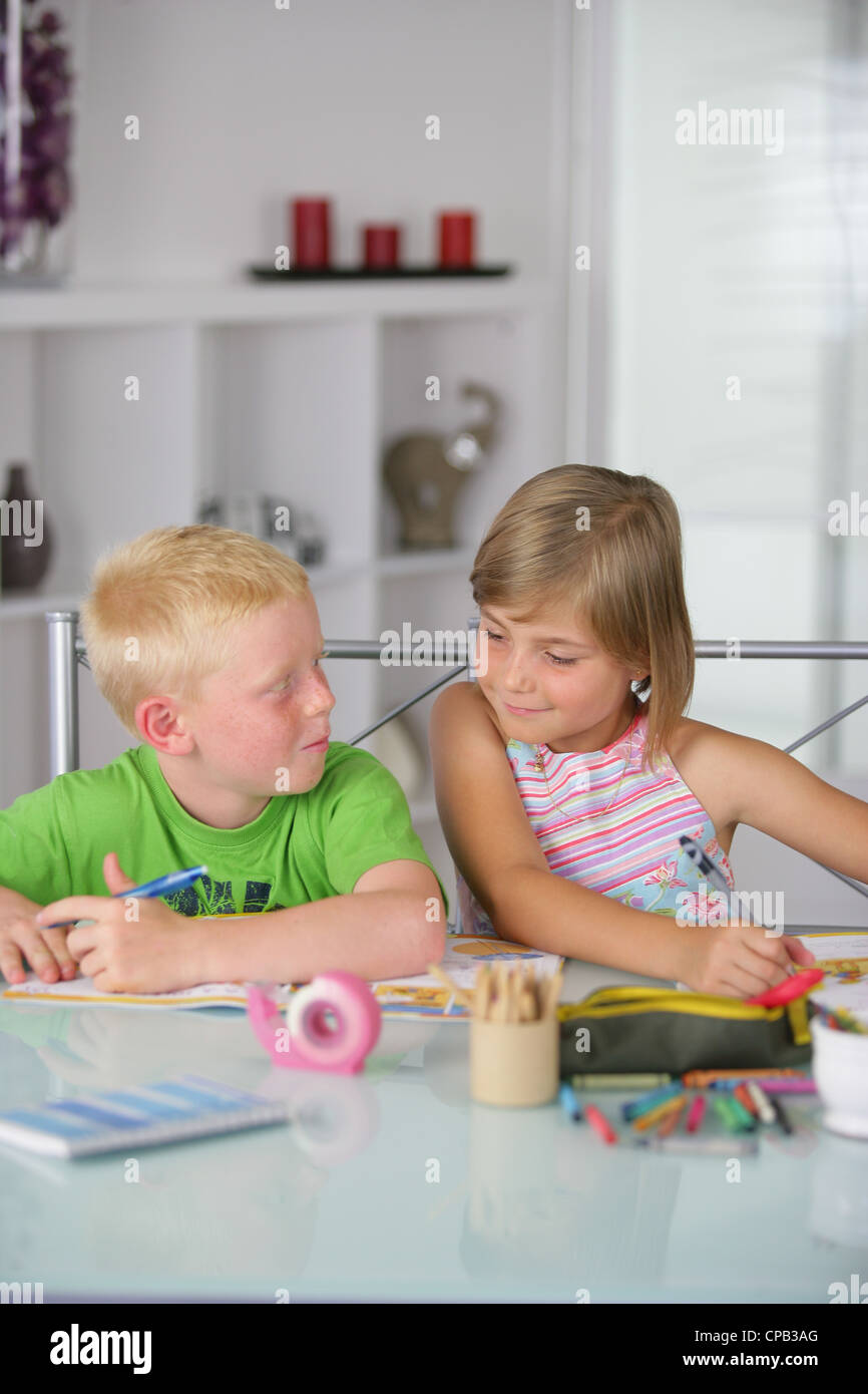 Children working on arts and crafts Stock Photo - Alamy