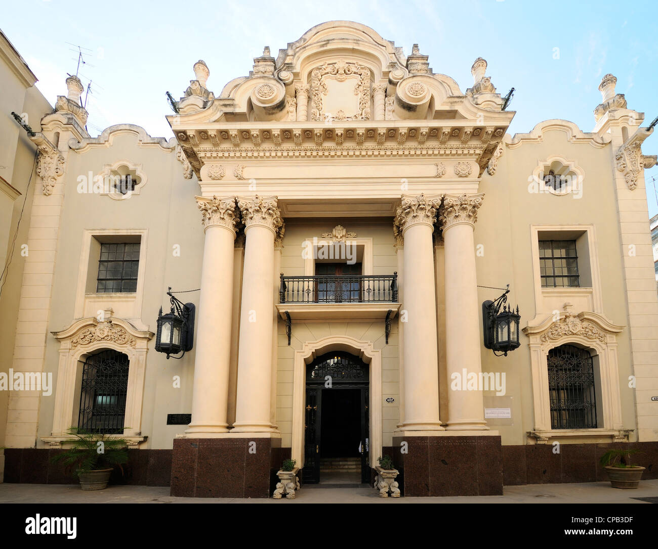 Facade of beautiful old havana building with majestic entrance Stock ...