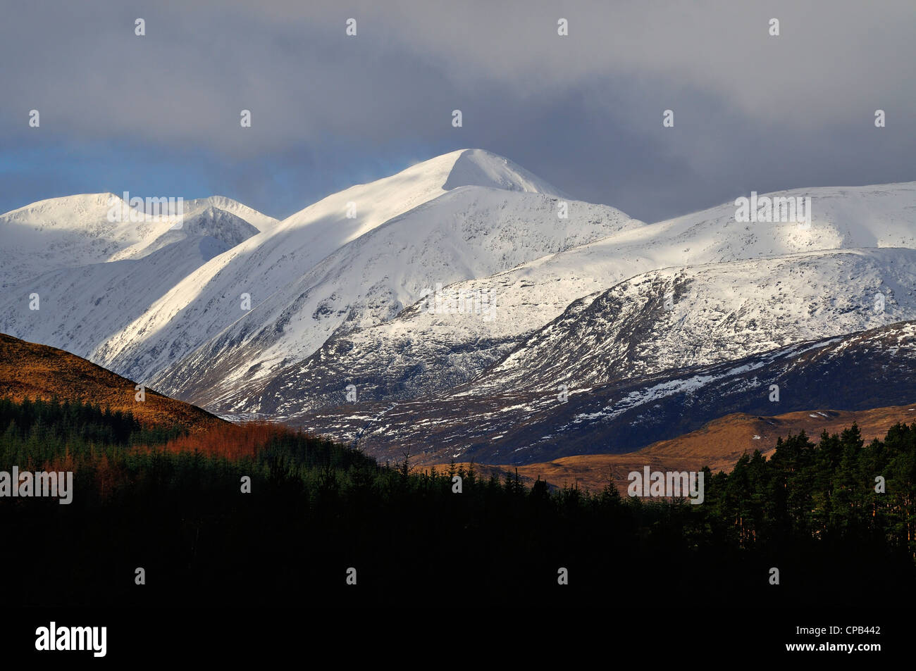 Blackmount mountain range hi-res stock photography and images - Alamy