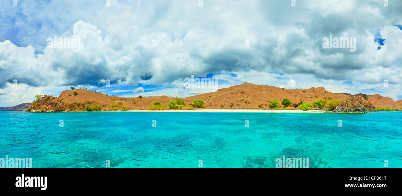 Pink beach komodo hi-res stock photography and images - Alamy