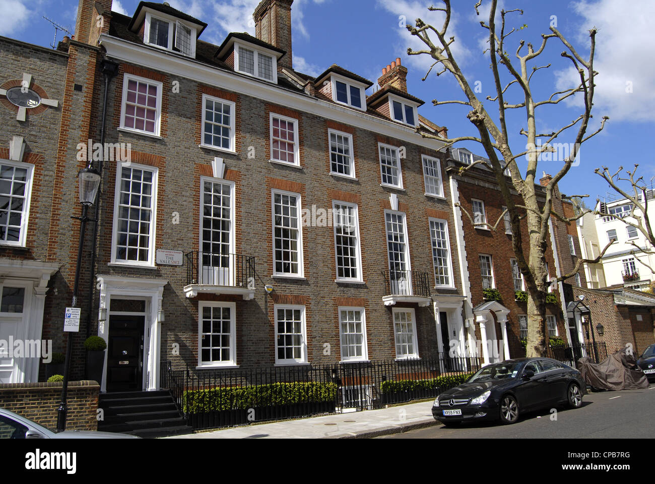 Chelsea townhouse hi-res stock photography and images - Alamy
