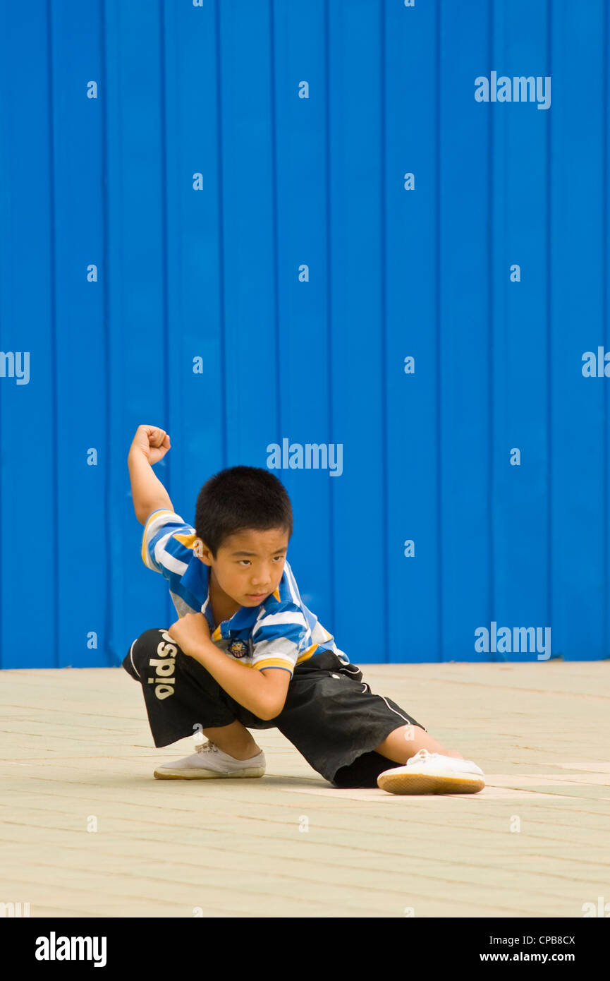Chinese boy 10 year old hi-res stock photography and images - Alamy