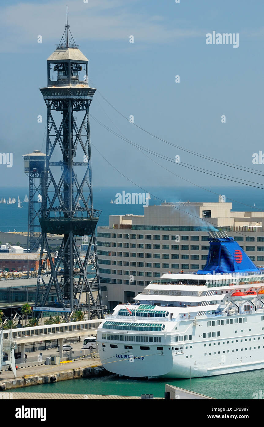 The luxus liner Louis Majesty is getting ready to leave the port in ...