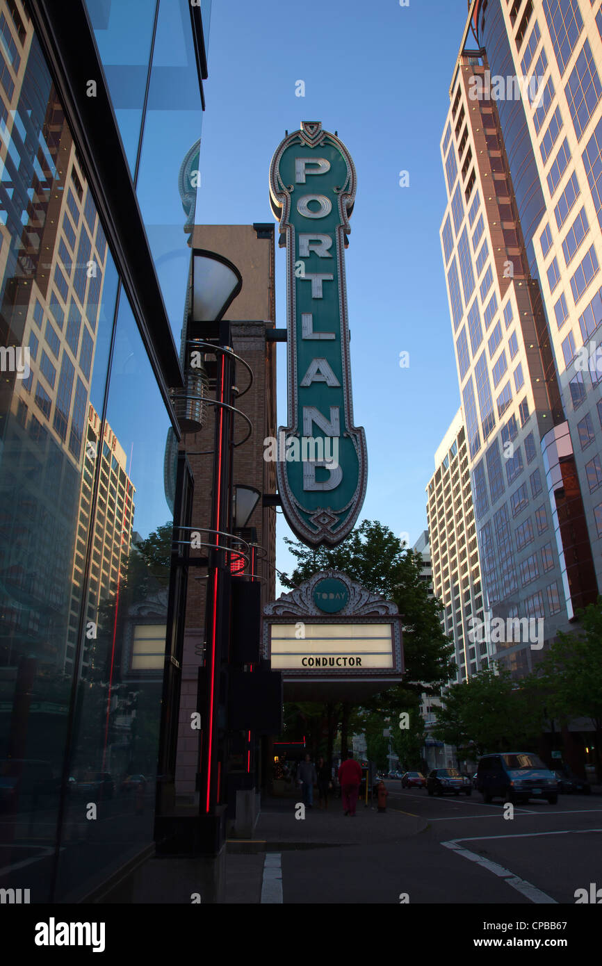 Portland Sign perspective, Portland OR Stock Photo - Alamy