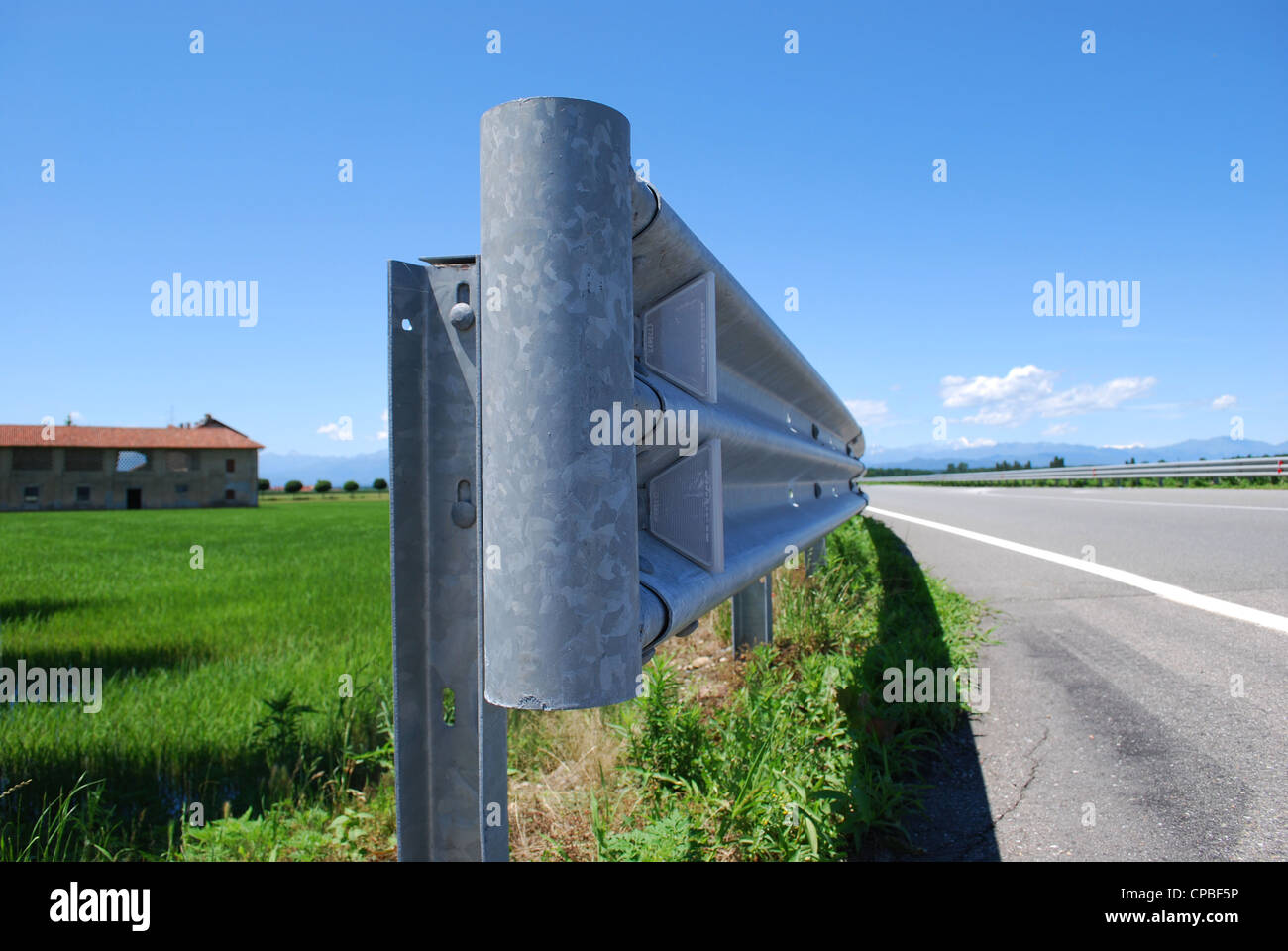 Road guard rail hi-res stock photography and images - Alamy