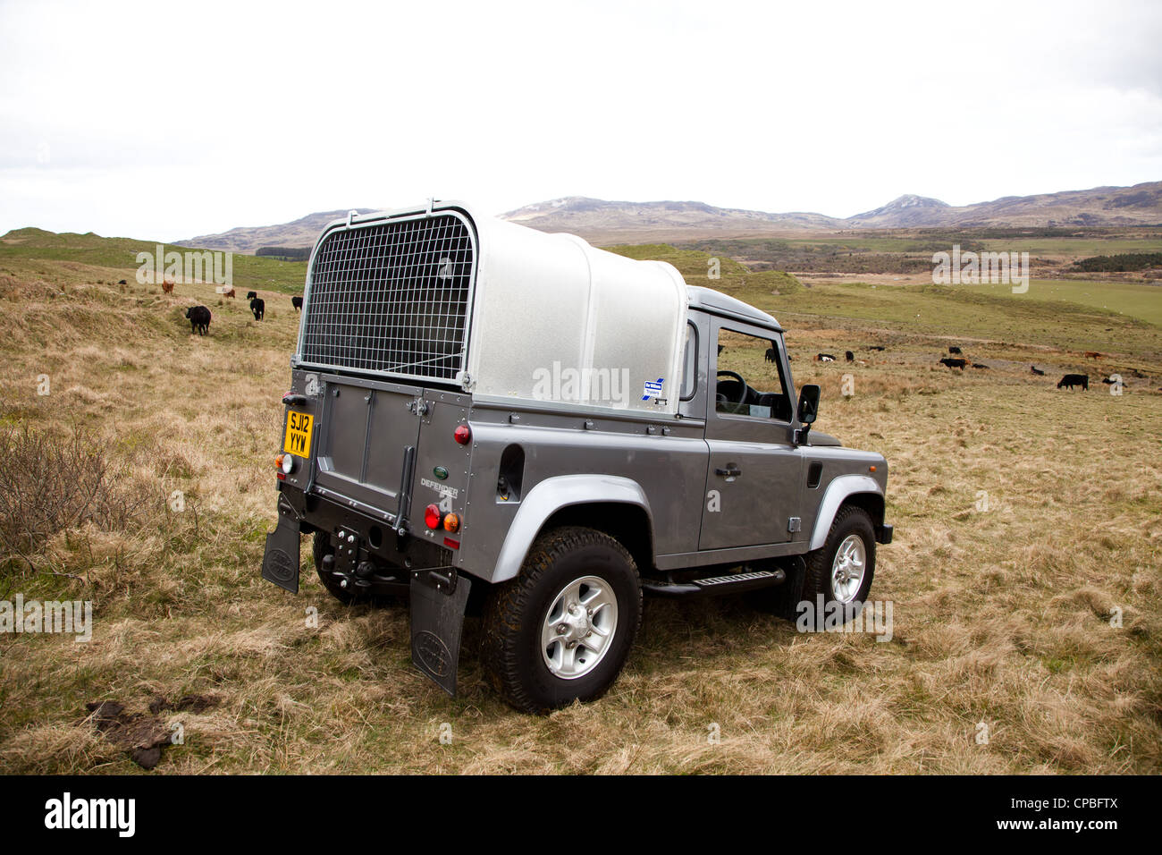 Defender 90 hi-res stock photography and images - Alamy