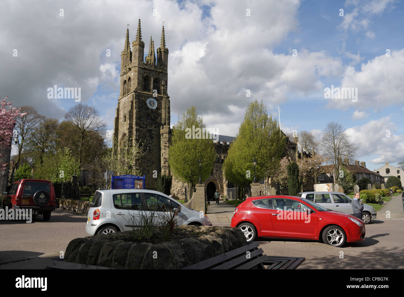 Tideswell peak district derbyshire hi-res stock photography and images ...