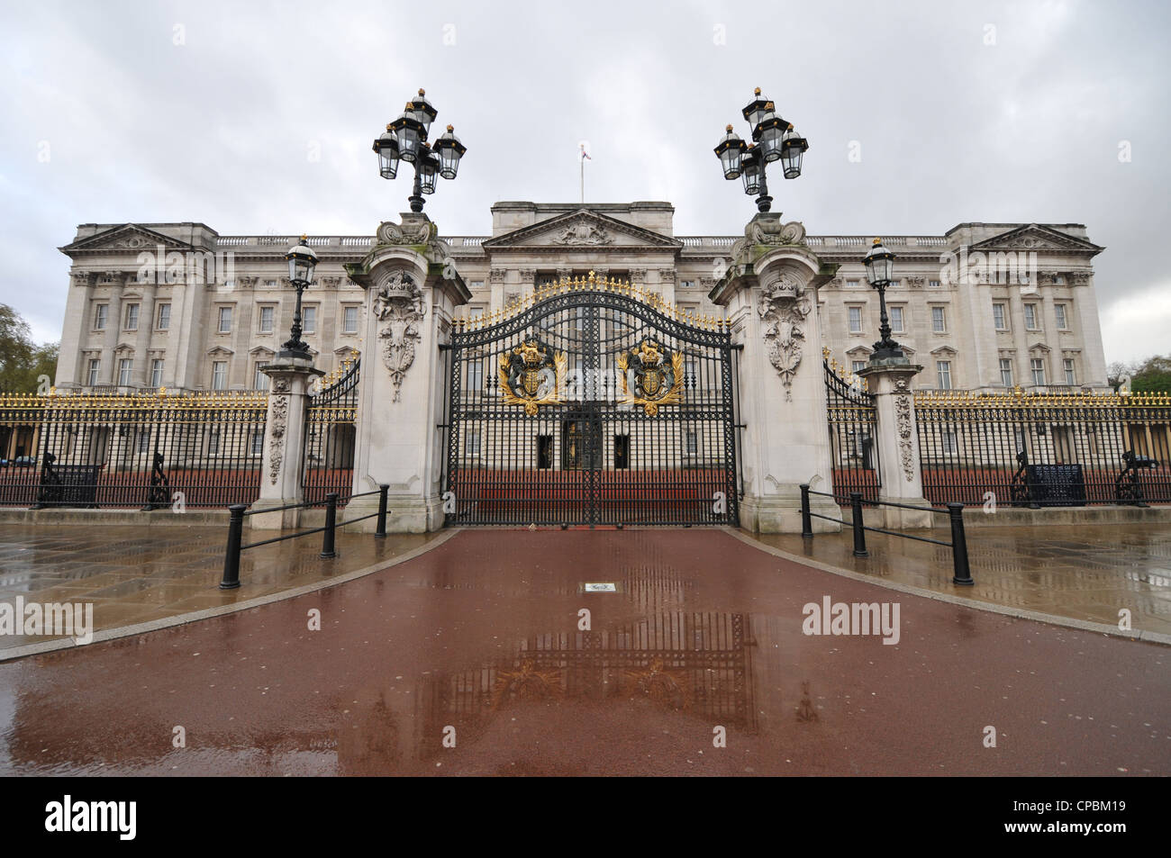 Buckingham palace entrance hi-res stock photography and images - Alamy