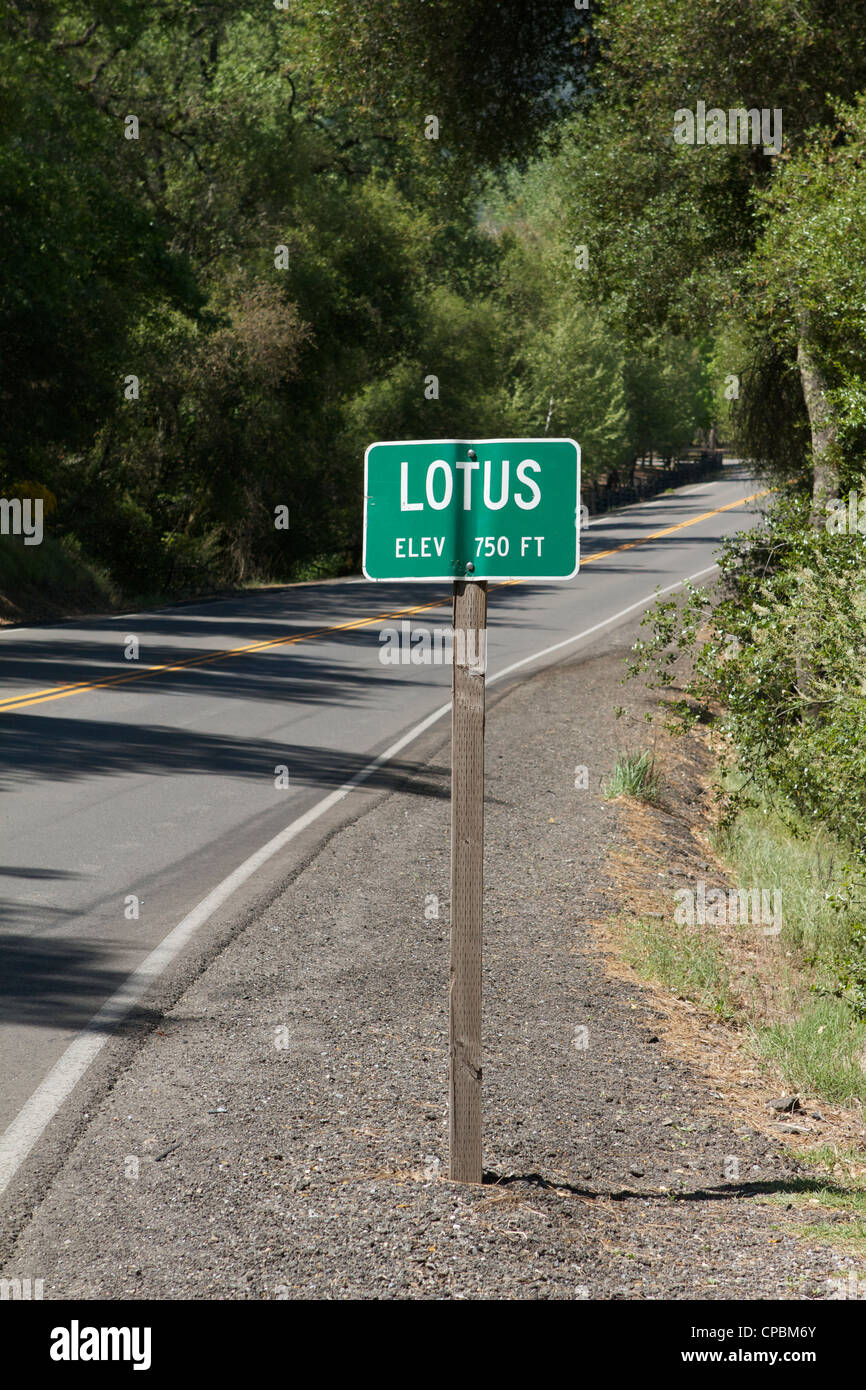 Lotus california road sign hi-res stock photography and images - Alamy