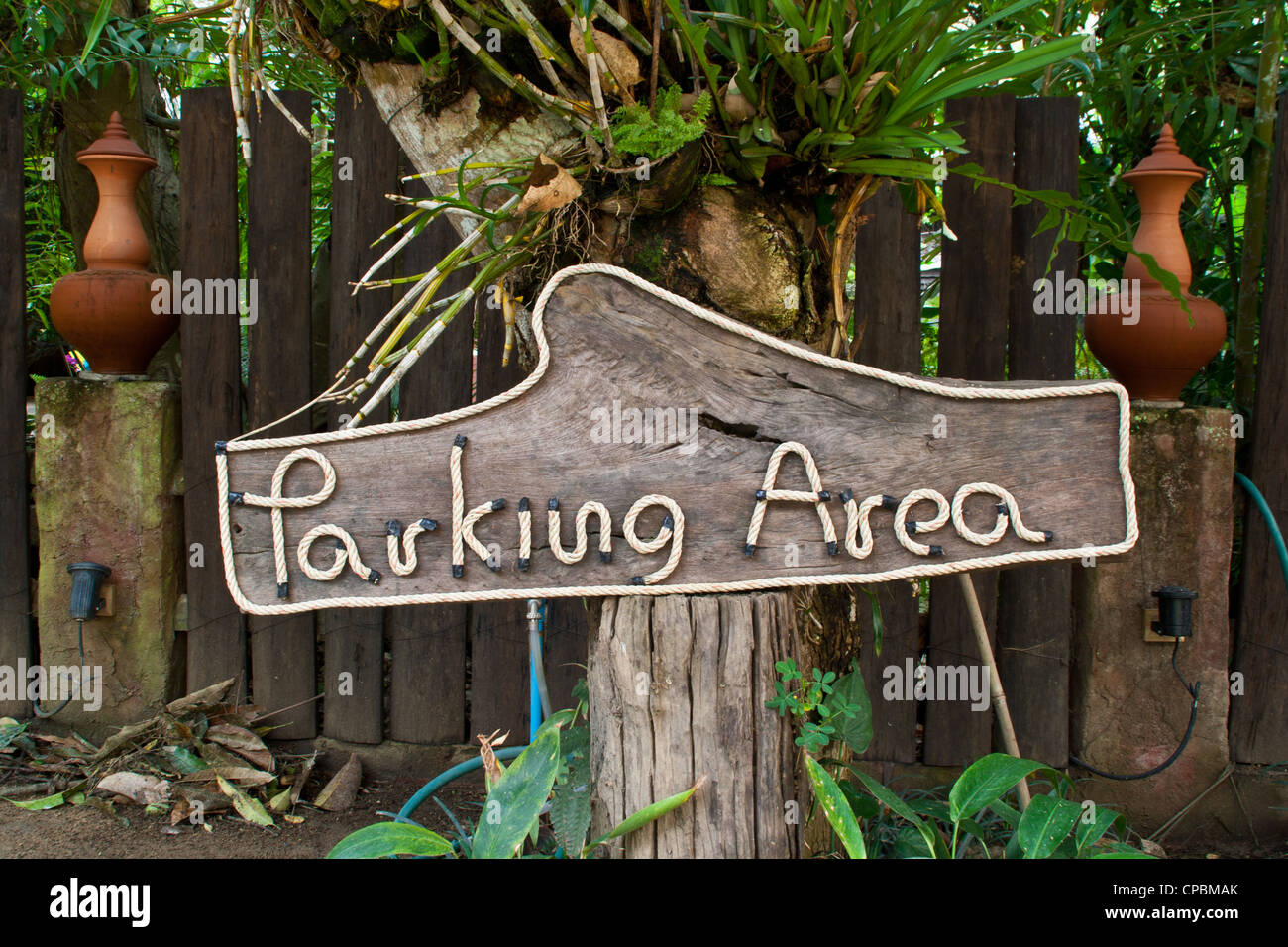 Retro public parking sign hi-res stock photography and images - Alamy