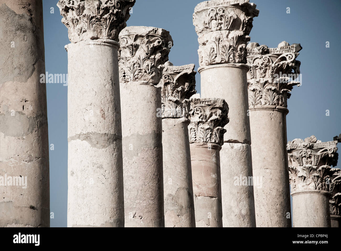 Jerash roman columns hi-res stock photography and images - Alamy