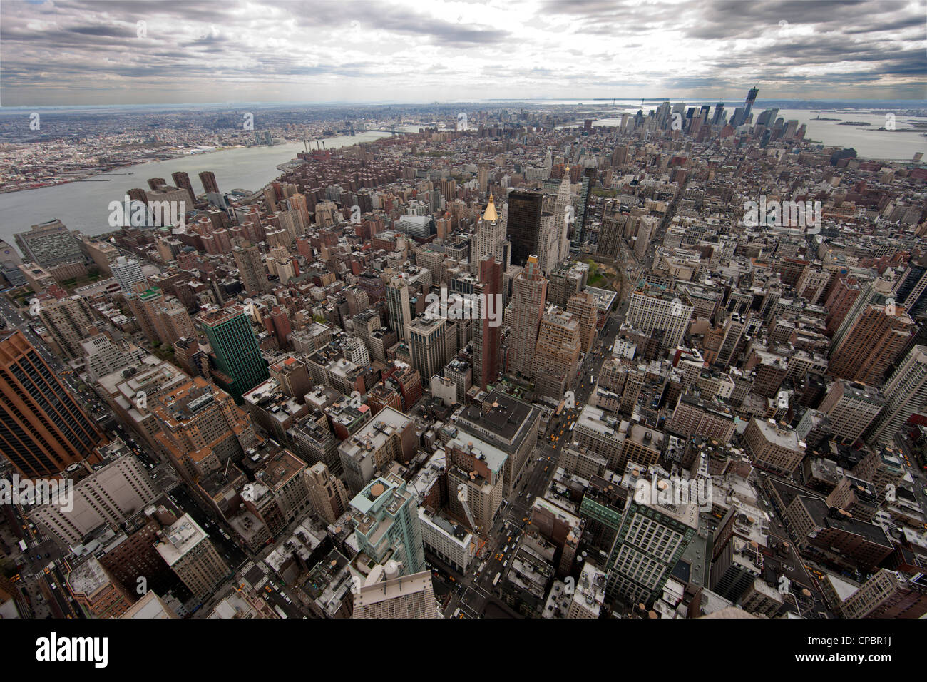 Downtown Manhattan viewed from top of the Empire State building. New ...