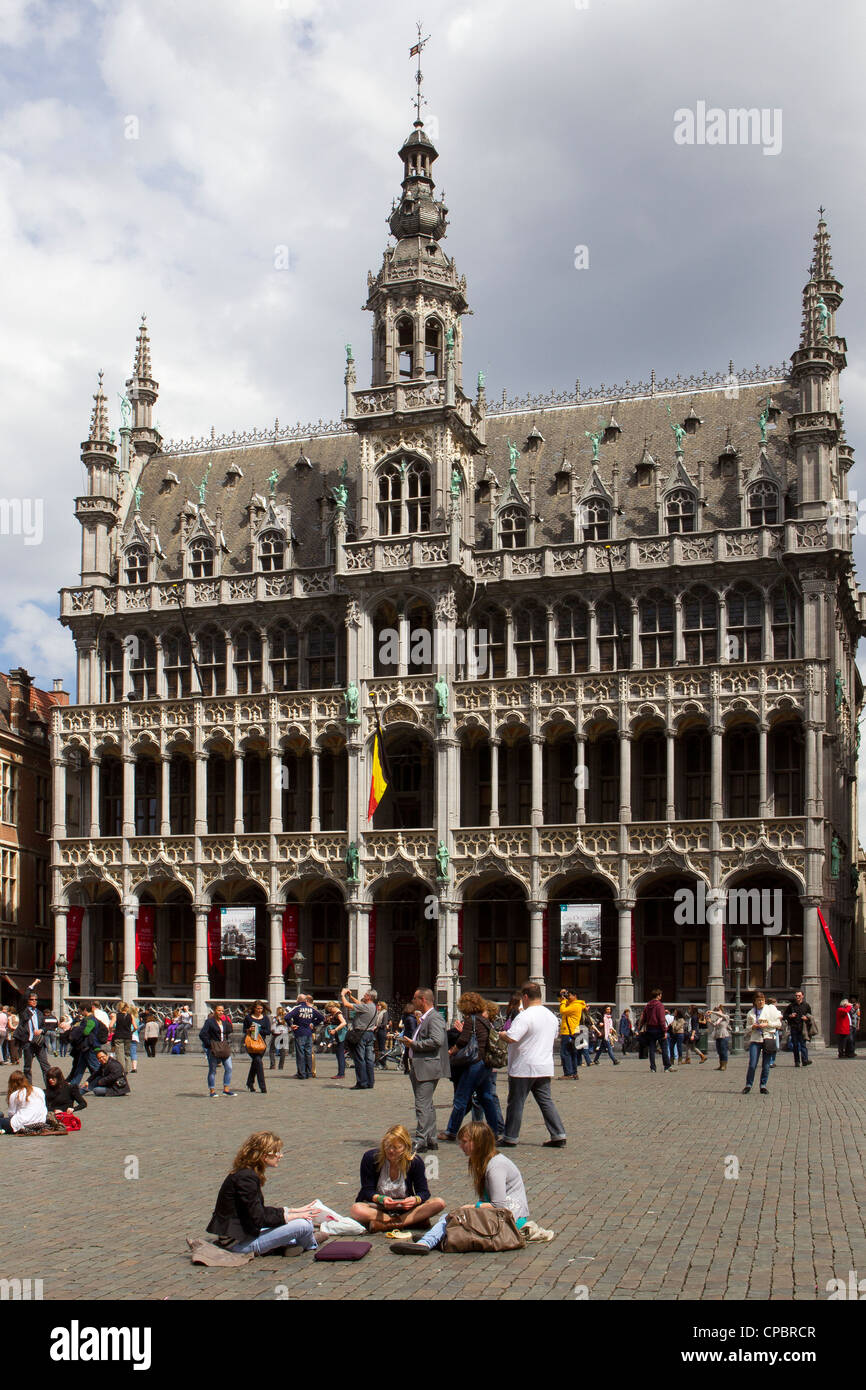 people grand place brussels belgium Stock Photo - Alamy