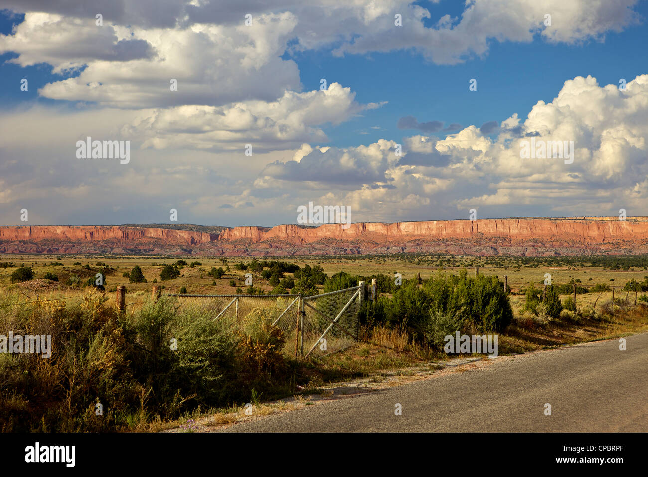 Guarding gates hi-res stock photography and images - Alamy