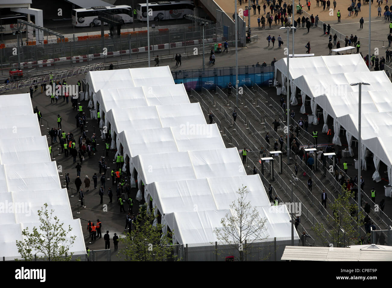 SECURITY TENTS AT OLYMPIC GAMES STADIUM LONDON 2012 Stock Photo - Alamy