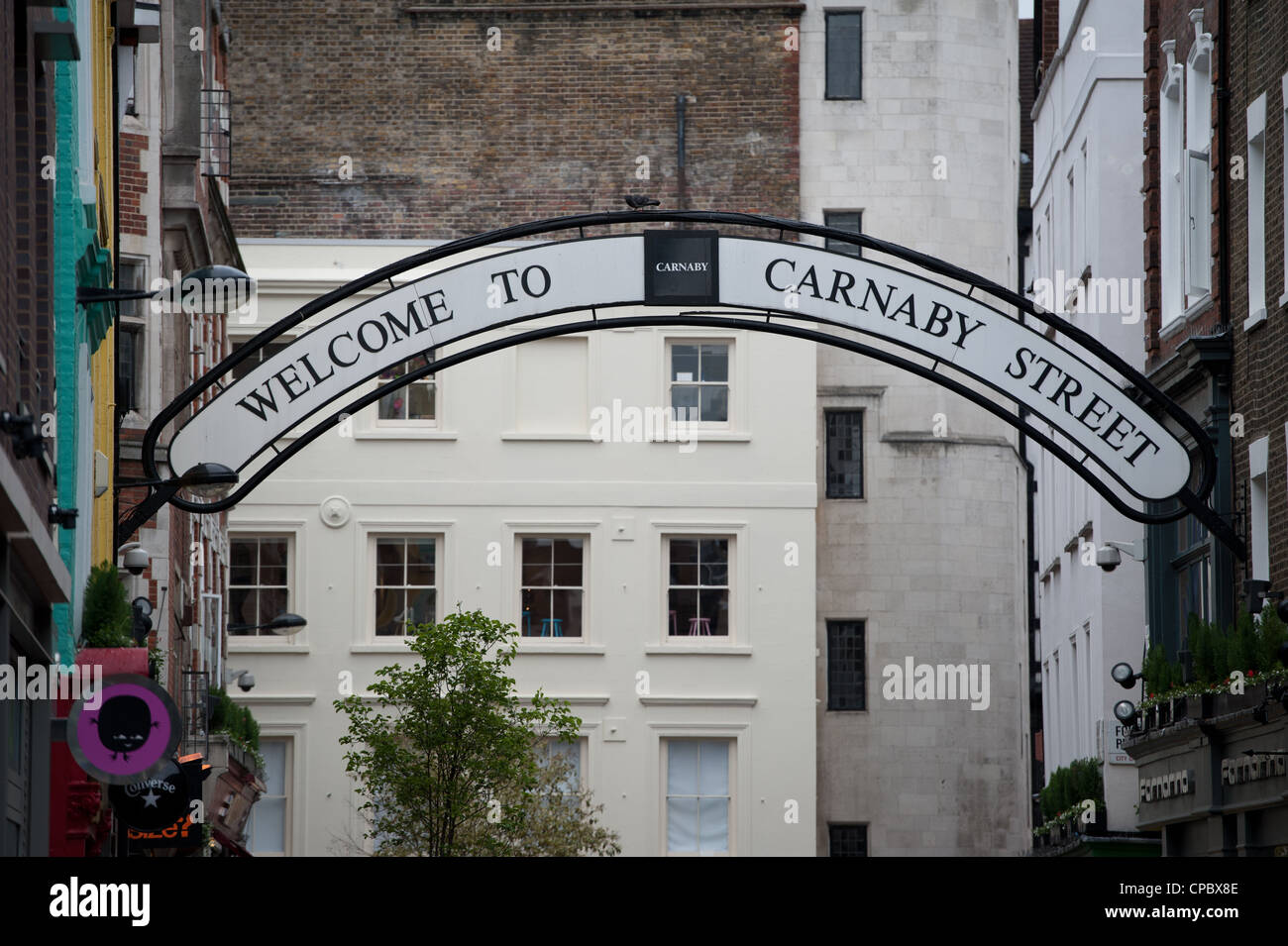 London street sign, Carnaby Street, England, UK, famed as the place to ...
