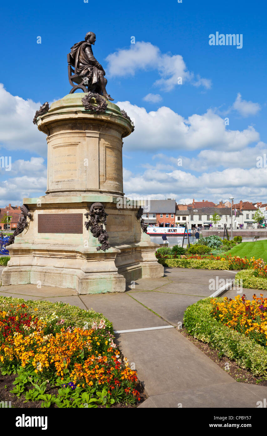 William Shakespeare' s Statue Stratford upon Avon Warwickshire England ...