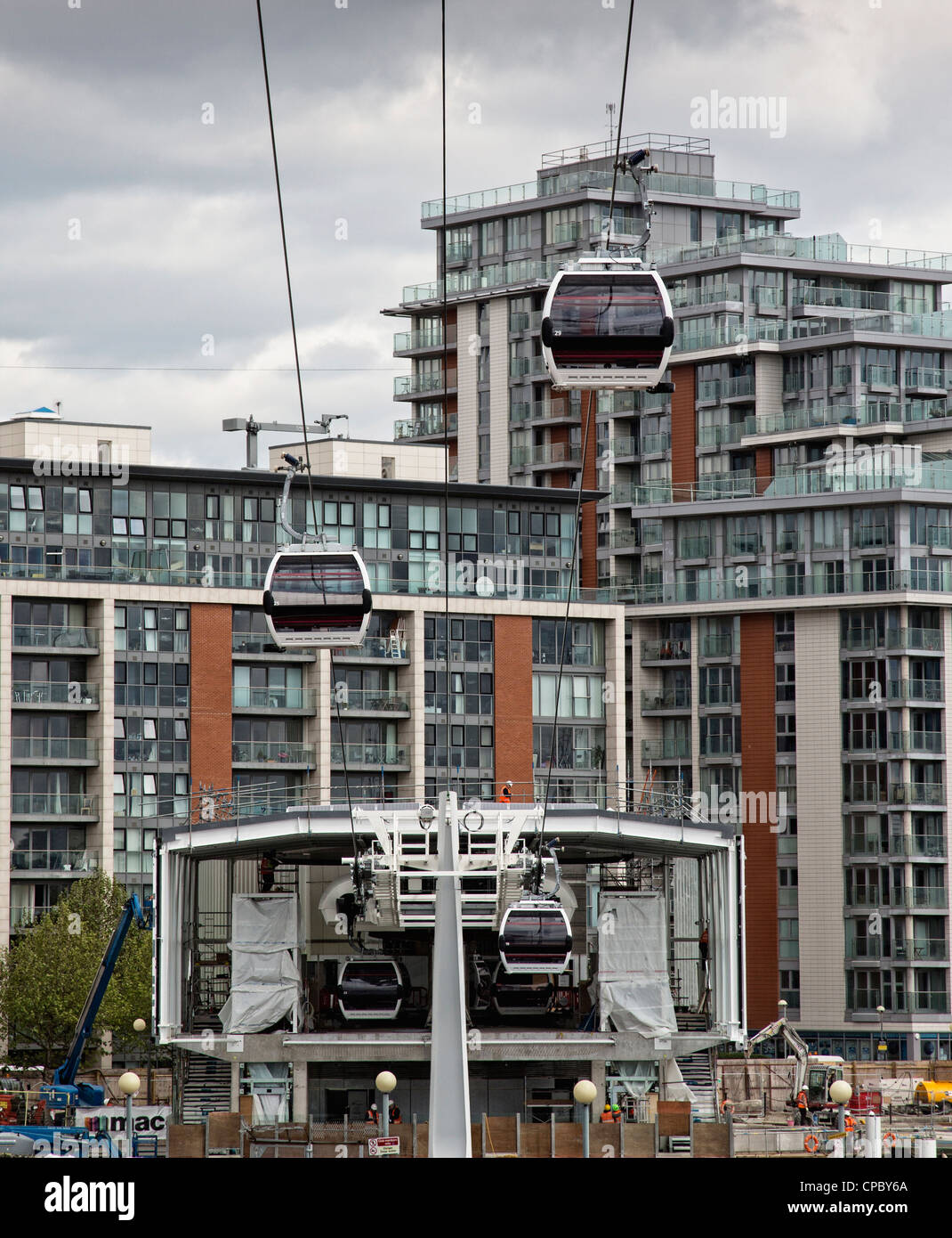 London cable car hi-res stock photography and images - Alamy