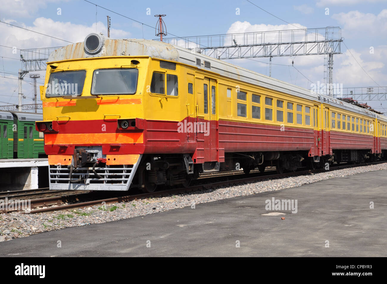 Yellow and blue train carriage hi-res stock photography and images - Alamy