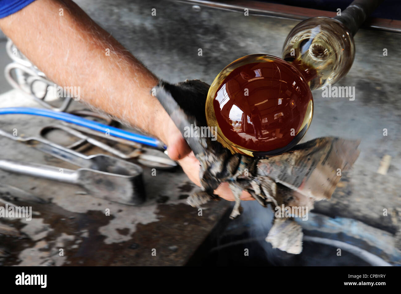 Hand with glass bottle hi-res stock photography and images - Alamy