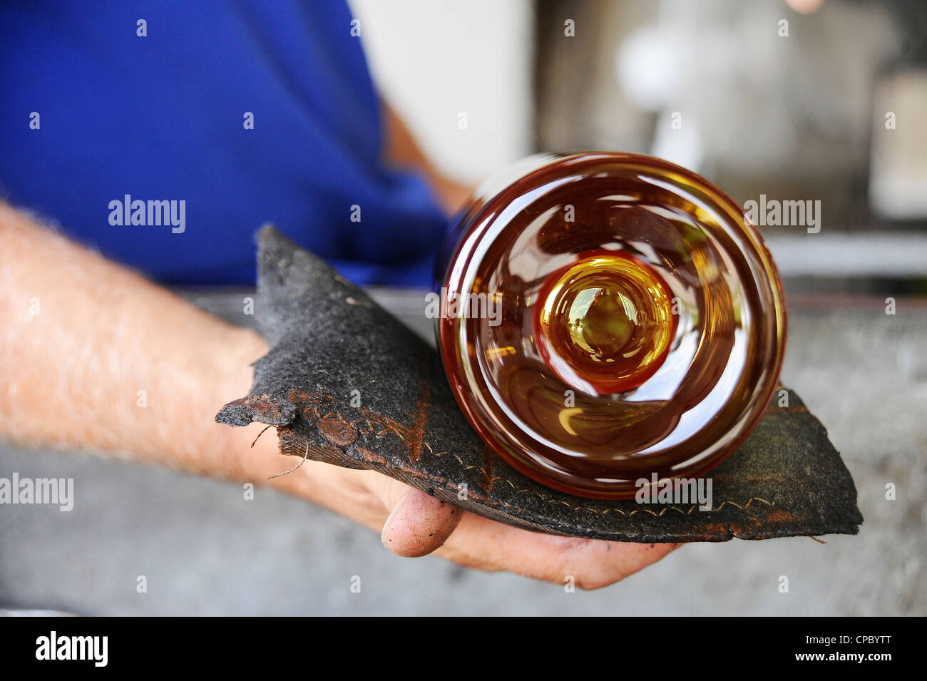 Shaping glass hi-res stock photography and images - Alamy