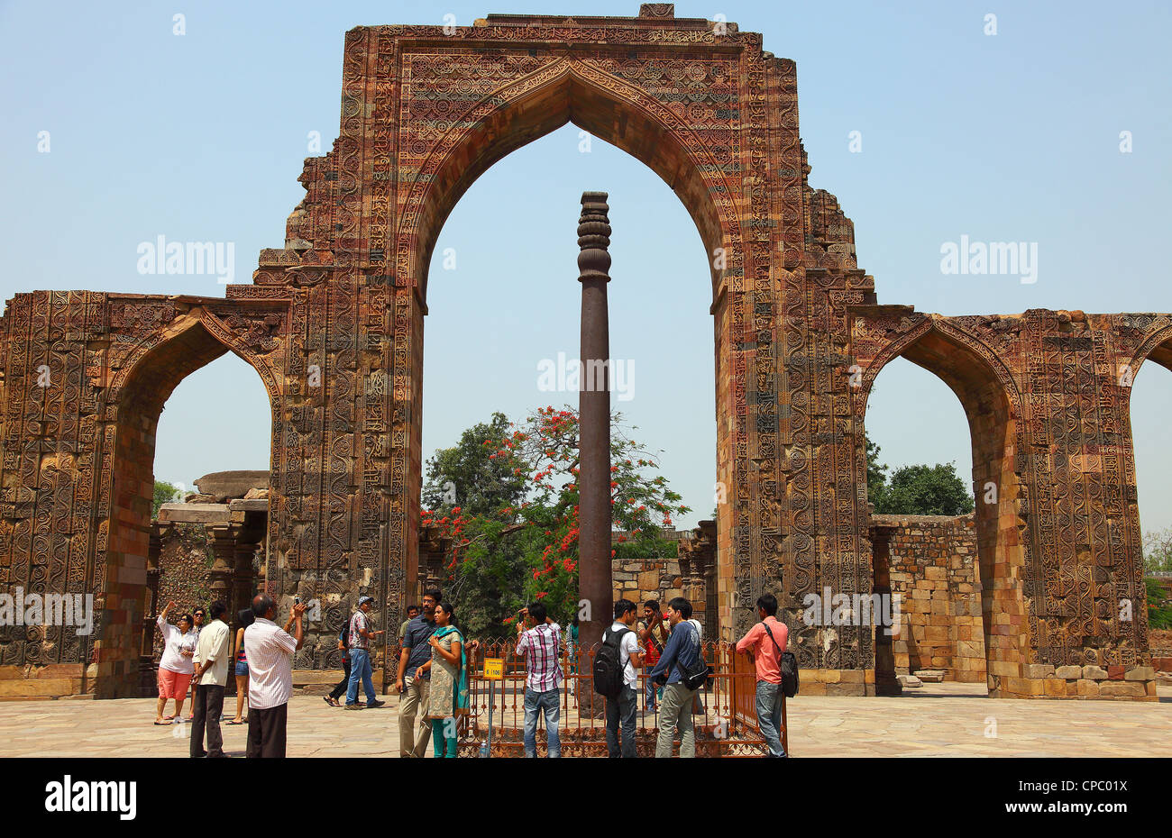 Qutb minar design pattern hi-res stock photography and images - Alamy