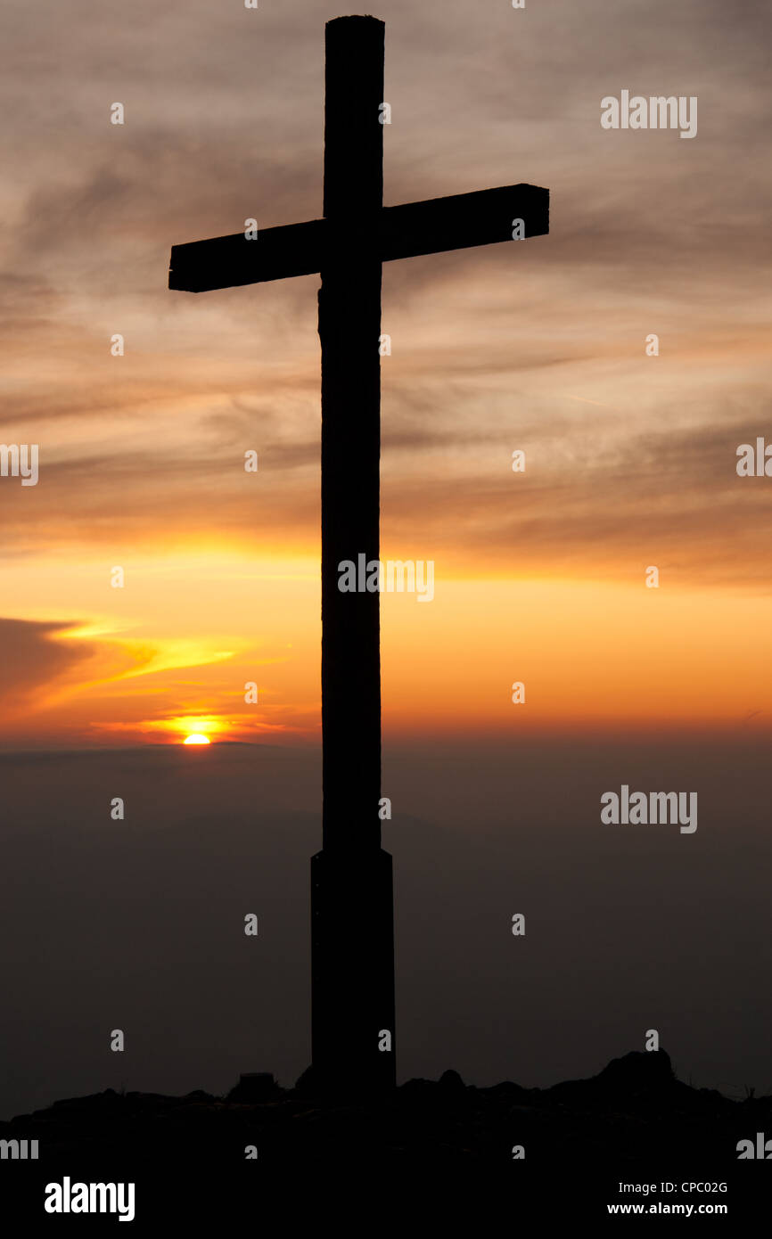 Red yellow cross hi-res stock photography and images - Alamy