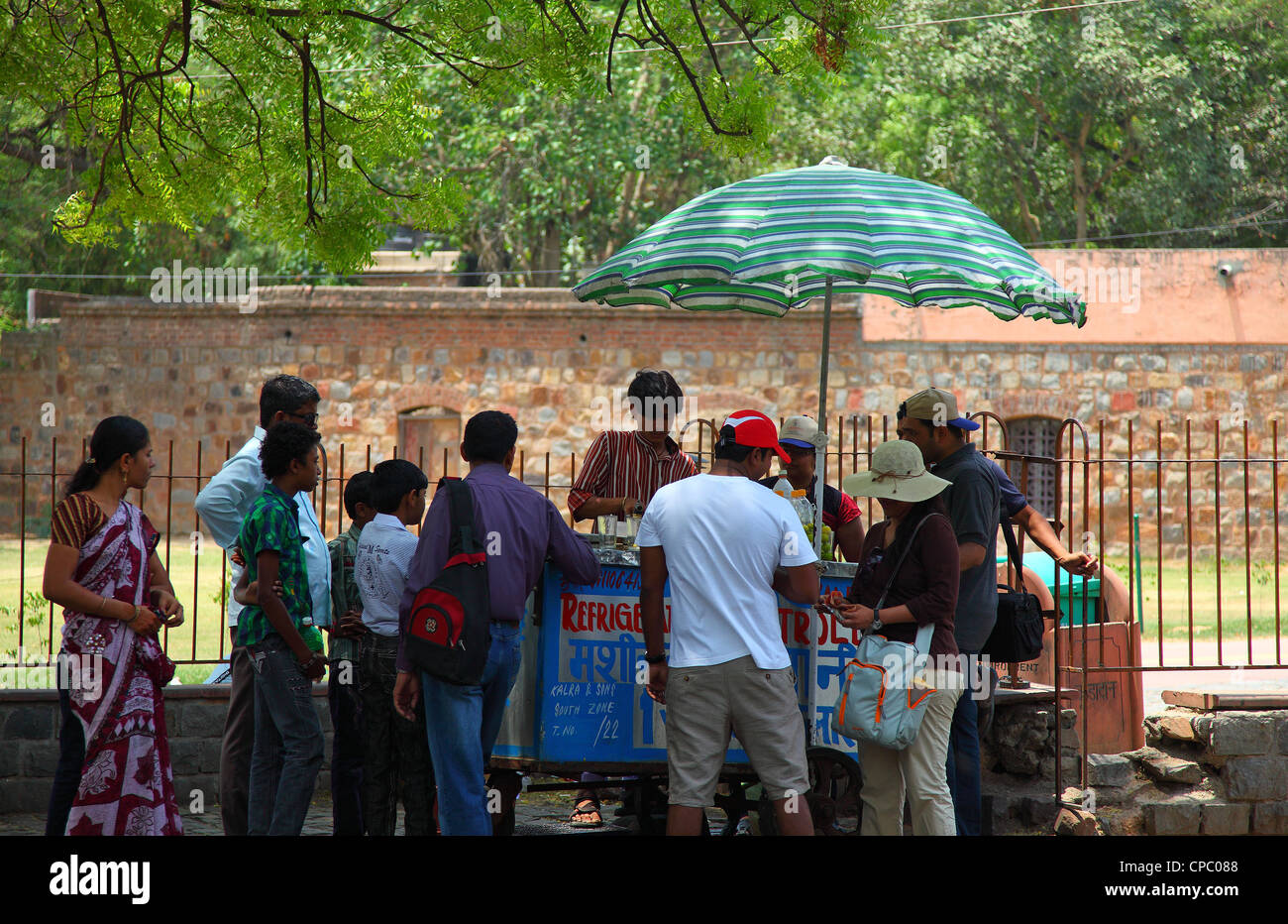 Cold drink cart india hi-res stock photography and images - Alamy