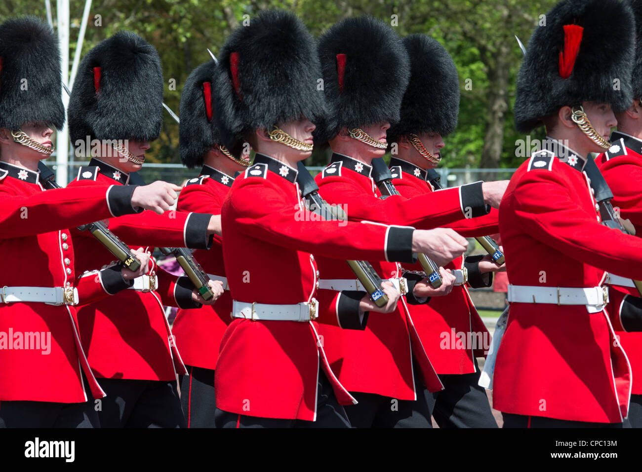 Buckingham palace guards close up hi-res stock photography and images - Alamy