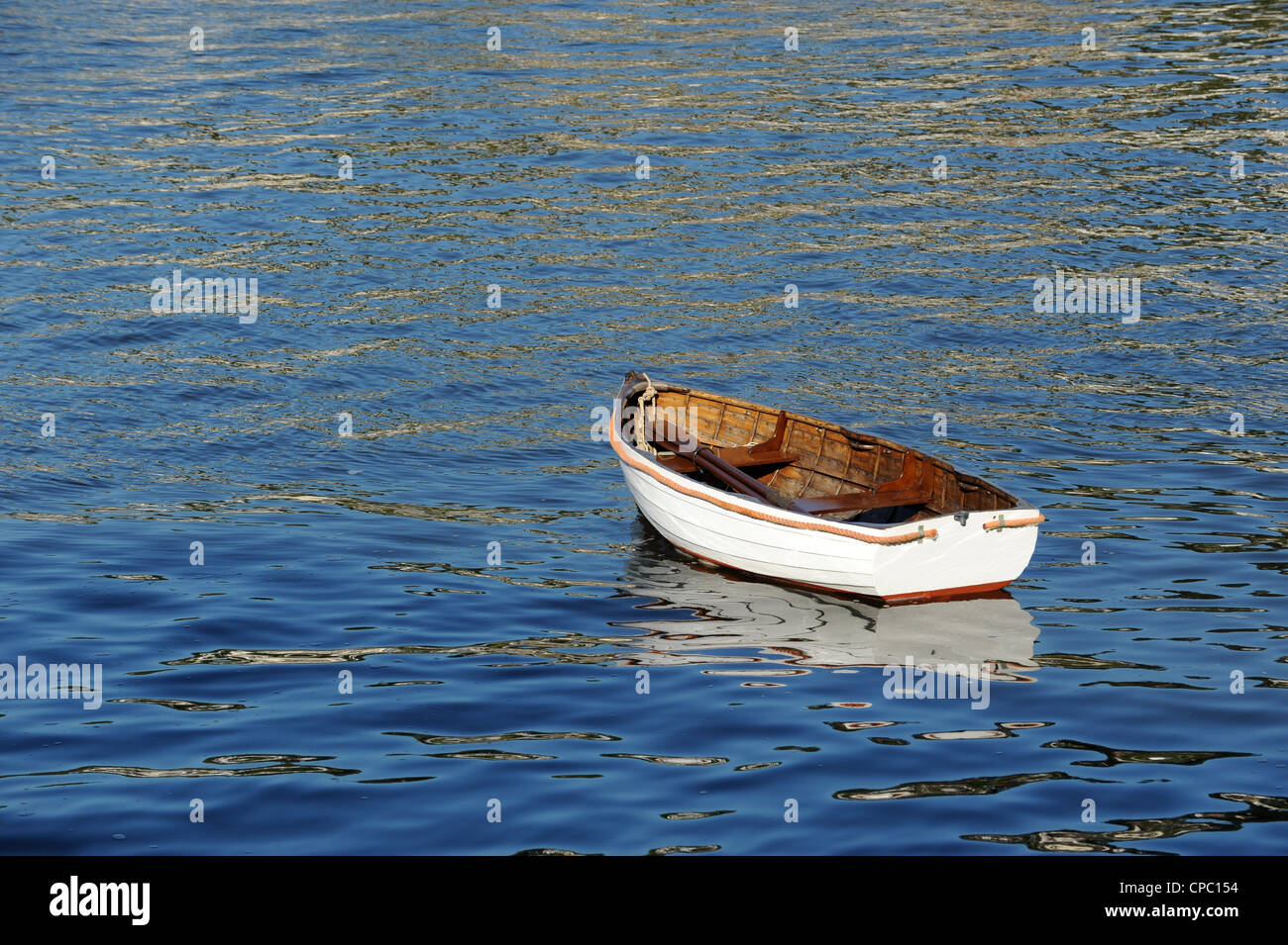 Small rowing boat hi-res stock photography and images - Alamy
