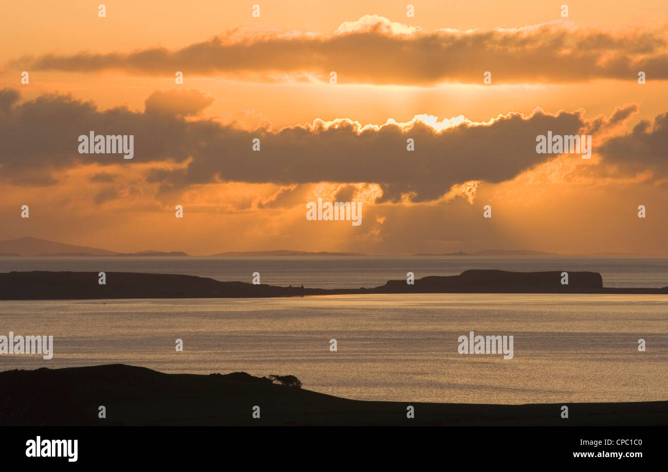 Sunset over Loch Bay, Waternish, Isle of Skye, Scotland Stock Photo - Alamy