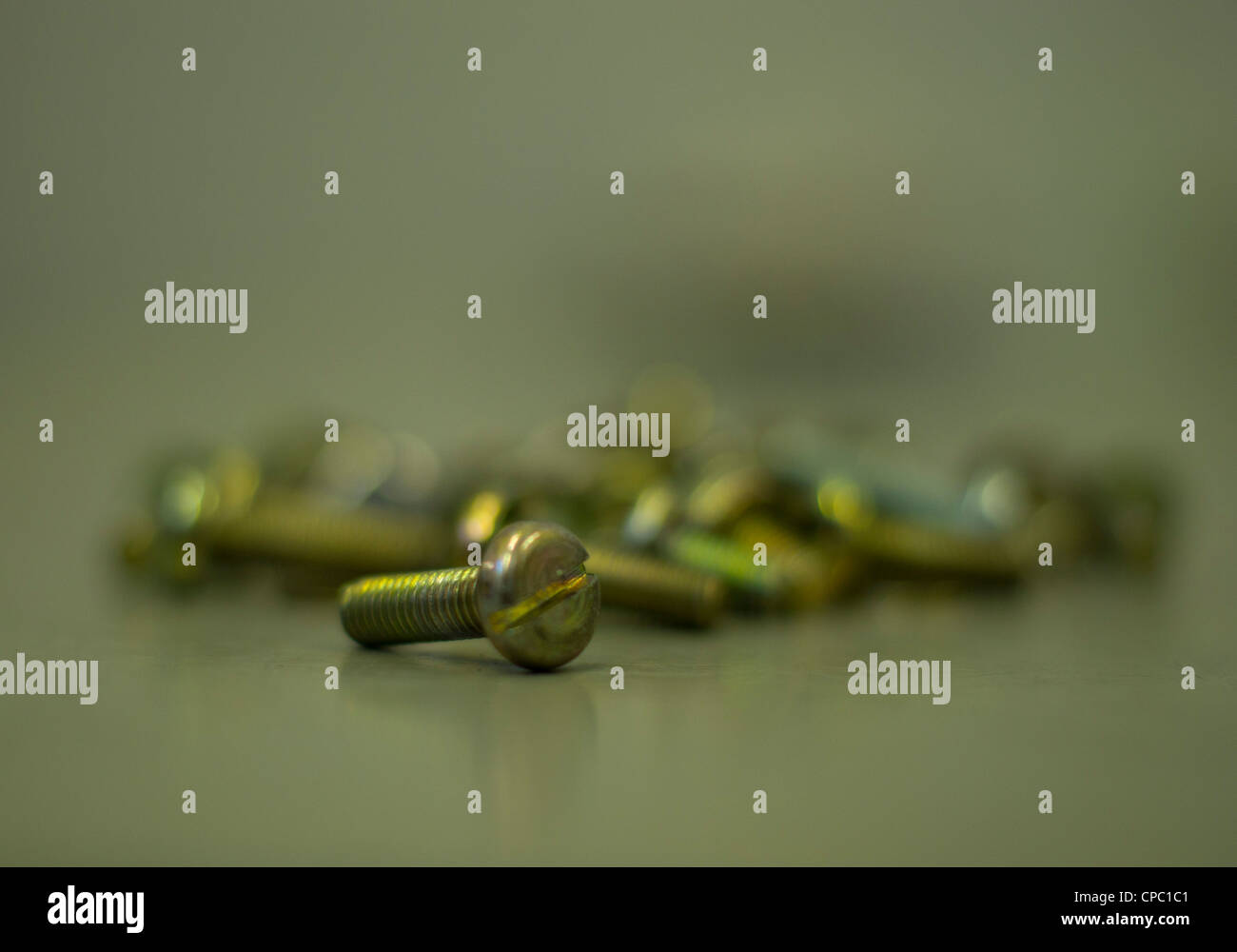Pile of screws Stock Photo - Alamy
